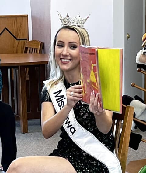 Photos from Story Hour with Miss Iowa - Times Vedette